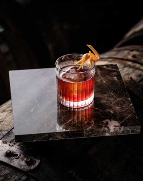 Filliers Dry Gin 28 Classic Red Light Negroni Exceptional Flavours