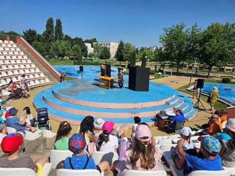 Врачанският театър закри успешния сезон с две постановки на открито снимки