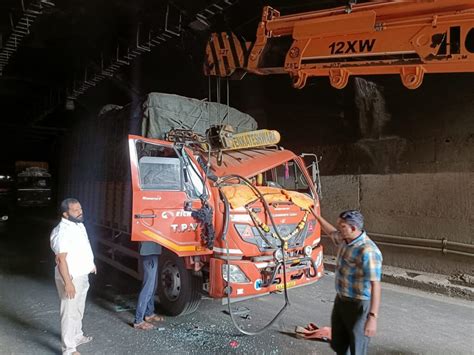 Major Accident Traffic Diverted On Satara Pune Highway As Tunnel