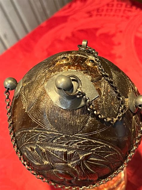 Proantic Noix De Coco Sculptée Et Gravée