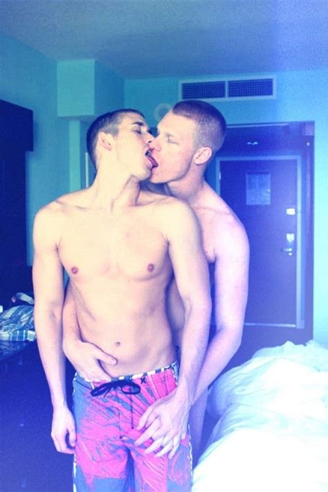 Foto De Hand Reaching Below