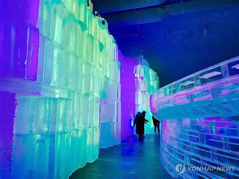 화천산천어축제 서막 개장한 얼음조각 광장 연합뉴스