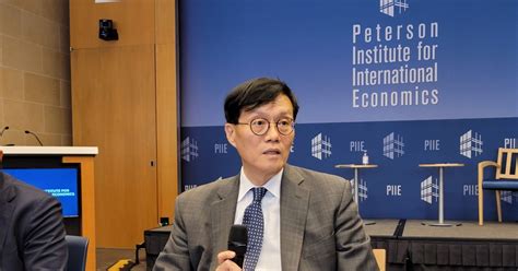 한은 총재 자본유출 징조 없다 환율 장중 1440원 넘어