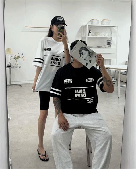 시즌오프세일 레이싱박스티셔츠 커플룩 Y2k 오버핏 꾸안꾸룩 최저가 에이블리