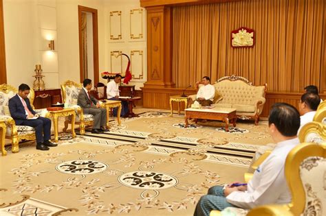 နိုင်ငံ‌တော်စီမံအုပ်ချုပ်ရေးကောင်စီဥက္ကဋ္ဌ နိုင်ငံတော်ဝန်ကြီးချုပ် ဗိုလ