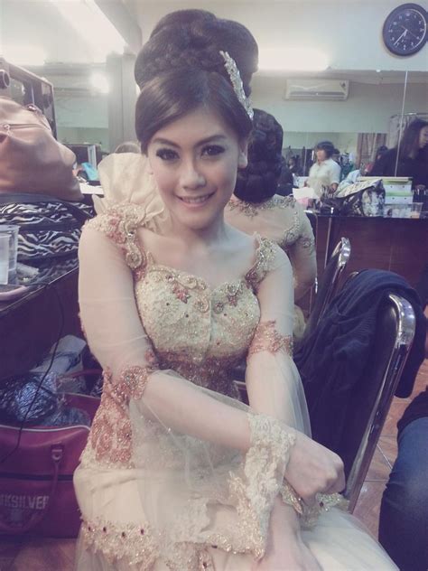 SHINTA ROSARI PROFIL DAN FOTO CANTIK SINDEN OVJ ZONA ARTIS LAGI