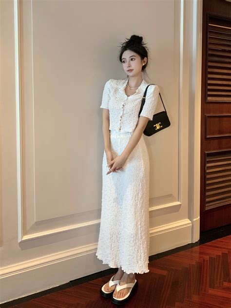 Set 투피스 크롭 반팔 가디건 하이웨스트 롱 슬림 스커트 엠보 디테일 여름 시원한 슬림핏 하객룩 데이트룩 데일리룩 하객룩 로맨틱룩