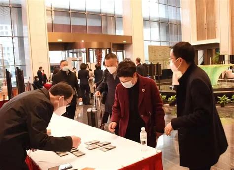 出席省人代会的31位丽水代表团代表抵杭报到澎湃号·政务澎湃新闻 The Paper