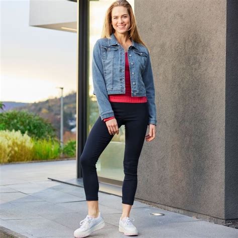Damen Caprihose in Bengalin Qualität Dark blue von NKD für 17 99