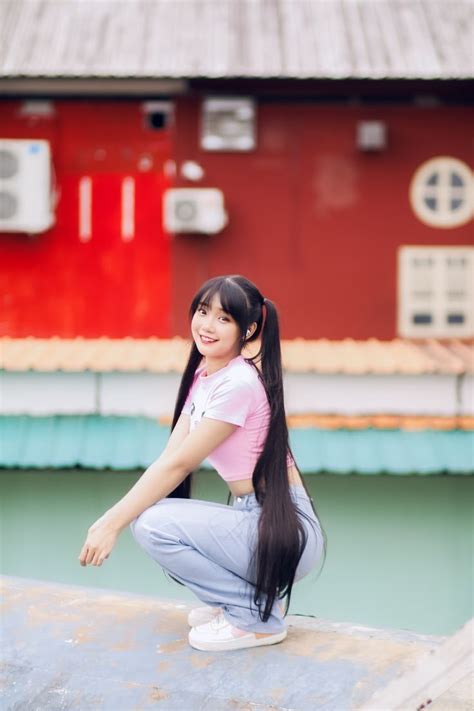 👸 𝐓𝐡𝐞𝐭 𝐇𝐧𝐢𝐧 𝐒𝐰𝐞 𝐙𝐢𝐧 🇲🇲 Girl Photography Poses Model Poses