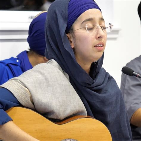 Stream Bibi Gurpreet Kaur Kar Kirpaa Vashu Merai Hirdai Hoe Sahaaee