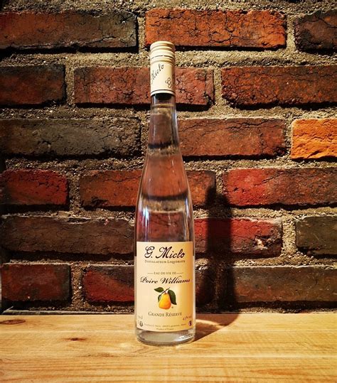 Eau De Vie Poire Williams Le Chant Du Vin