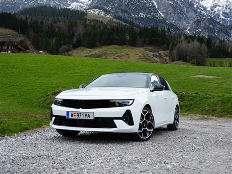 Foto Opel Astra Gs Line 12 Turbo 013 Vom Artikel Opel Astra Gs