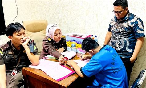 KASUS SUBANG Dua Tersangka Dan Barang Bukti Diserahkan Ke Kejaksaan Desk Jabar