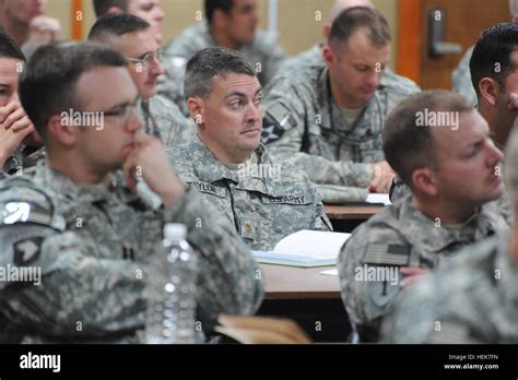 Us Army Soldiers Listen To Us Army Gen Lloyd Austin Iii Commander