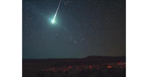 Метеорит се пръска над Канада