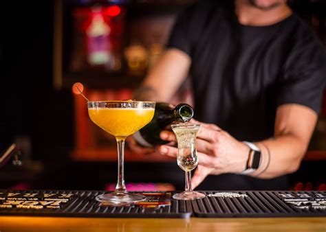 52 Best Cocktail Bars In Singapore For A Boozy Night Out Honeycombers