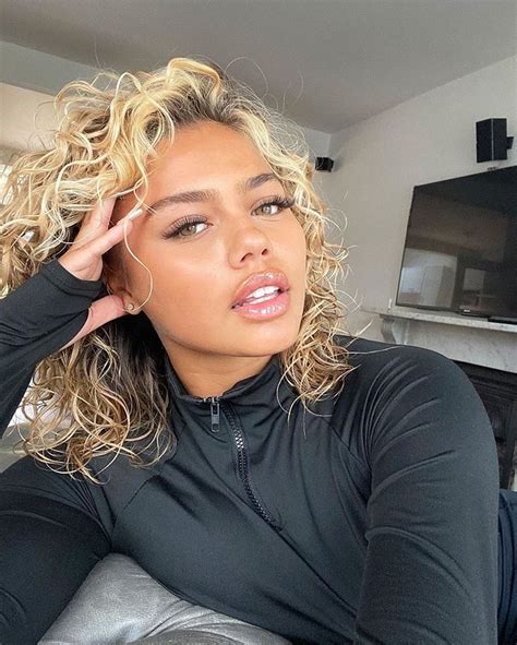 Instagram Curly Girl Hairstyles Beautiful Dark Skinned Women Curvy