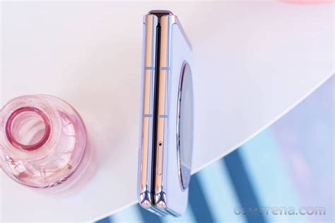 Tecno Phantom V Flip Review Design Build Quality Handling