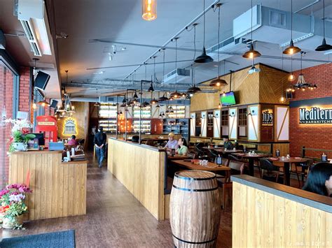 Abv 地中海餐酒館台中概念店｜台中不限時早午餐推薦，均一價299元cp值高份量大，世界精釀啤酒超壯觀，還可以看運動轉播，晚上變成餐酒館台中