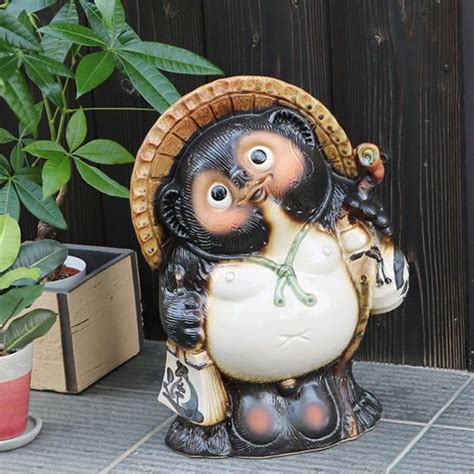 【楽天市場】信楽焼 たぬき 信楽焼たぬき 送料無料 しがらき狸 陶器タヌキ たぬき置物 やきもの しがらきやき 焼き物 狸 タヌキ 信楽
