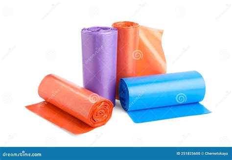 Rollos De Bolsas De Basura De Diferentes Colores Aislados En Blanco