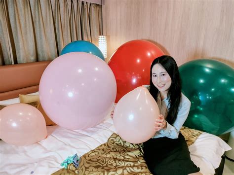 ピーチバルーンクラブ風船動画no1 みか初めての風船割り Peach Balloon Club