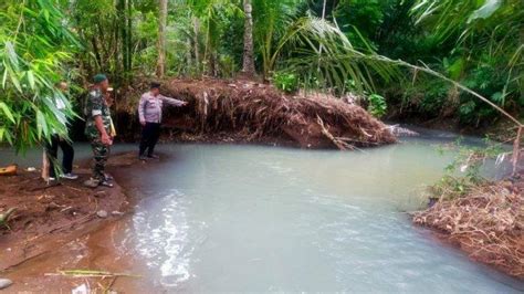 Terbawa Arus Sungai Saat Berenang Bocah 4 Tahun Di Pangandaran