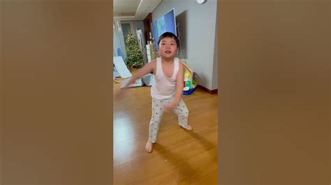 엄청 커다란 모기가 나를 물었어 Youtube