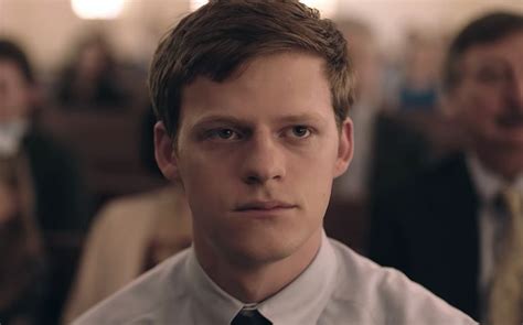 Lucas Hedges Opens Up About Sexuality Says Hes Not Totally Straight”