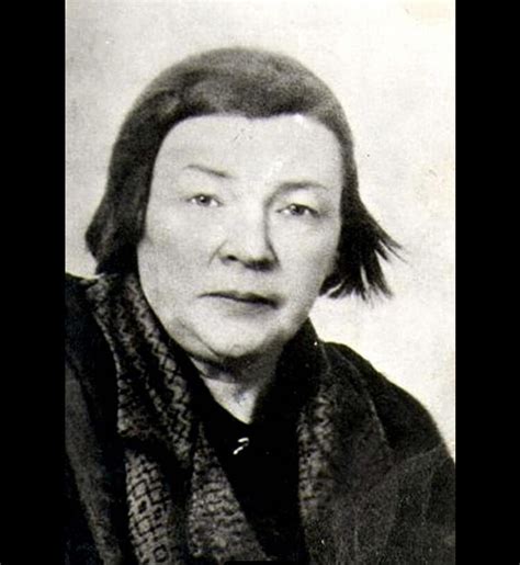 «Она была похожа на бегемота поднявшегося на задние лапы а он любил ее всю жизнь КИСЕЙНАЯ