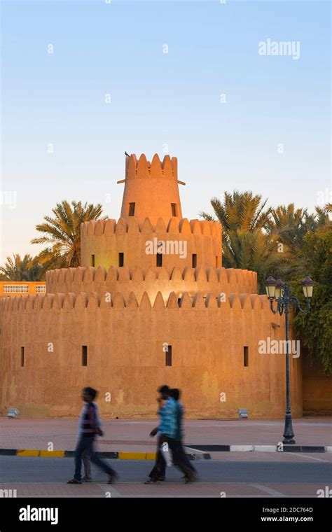 United Arab Emirates Abu Dhabi Al Ain People Walking Past Ain Palace