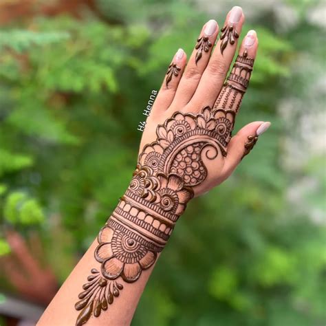 50 Henna Tattoo Designs That Are Beautiful Elegant And Timeless