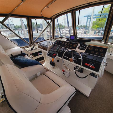 1992 Carver 33 Aft Cabin Cruiser For Sale Yachtworld