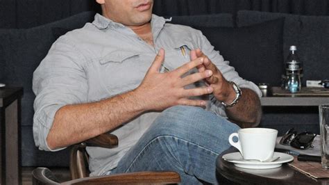 Юксел Кадриев се крие от мутри Новини бг