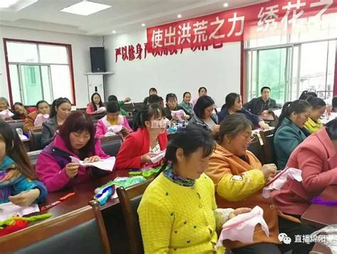 人老眼不花 八旬老人学羌绣
