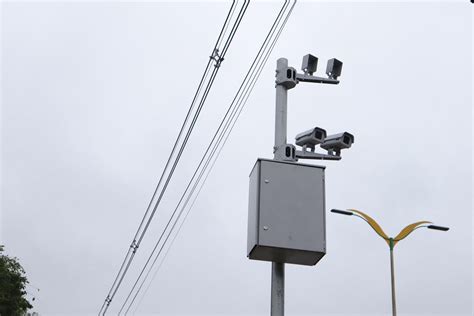 Radares De Velocidade Começam A Ser Instalados Na Avenida Do Turismo