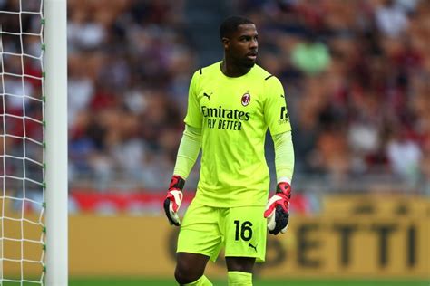 Mike Maignan Steps Up Once Again For Ac Milan As He Delivers A Top