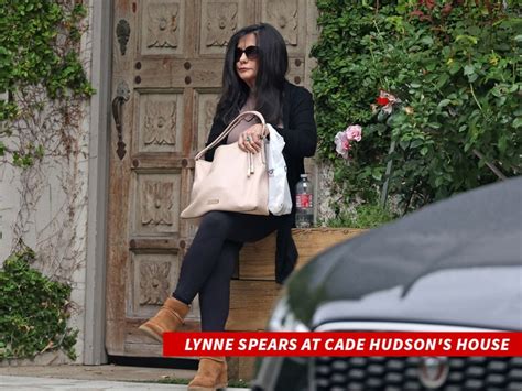 Britney Spears Mother Lynne Visits Her Daughter For The First Time In