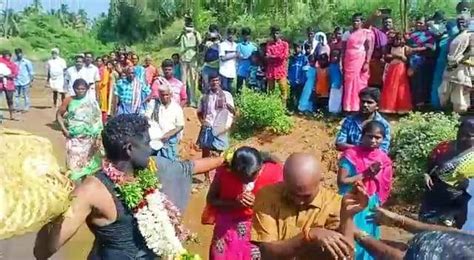 பொன்னாரம்பட்டியில் பேய் விரட்டும் வினோத திருவிழா
