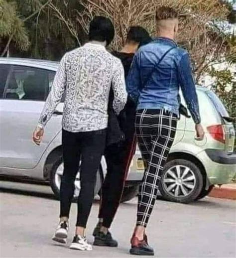 الفتاة التي تسمح لأخيها بالخروج من البيت بهذه الملابس ليس لديها ذرة