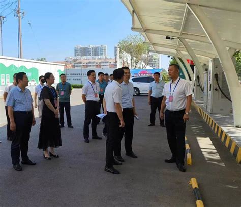 临朐县政协对“加快新能源汽车充电设施建设”进行专题视察工作视察组