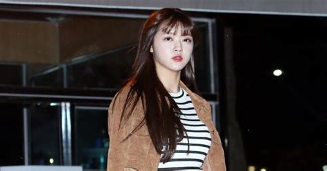 Ten Photo 오마이걸 유아 시선 고정