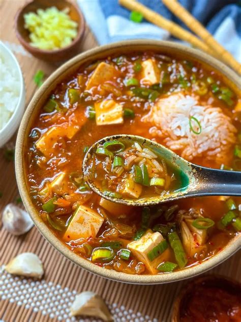 Гоё Дүпүтэй шөл ОРЦ Тахианы шөл 800 850 мл Дүпү 500 600 гр Гахайн мах 250 280 гр Кимчи 150