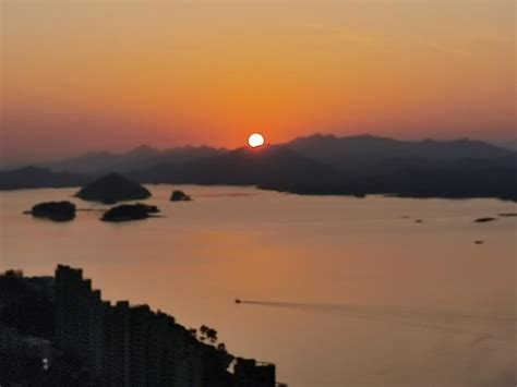 太阳落山的图片 配图网