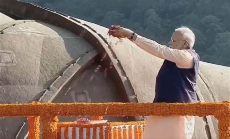 Pm Modi Pays Tribute To Sardar Patel On His 144th Birth Anniversary