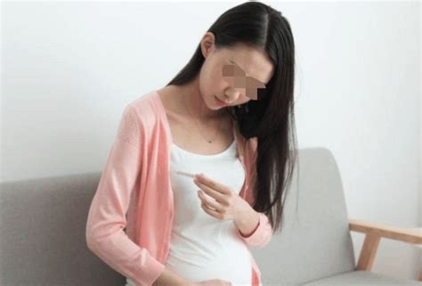 俺怀孕期间和老公离婚，两年后参加同学婚礼，前夫沦为笑料怀孕前夫同学新浪新闻