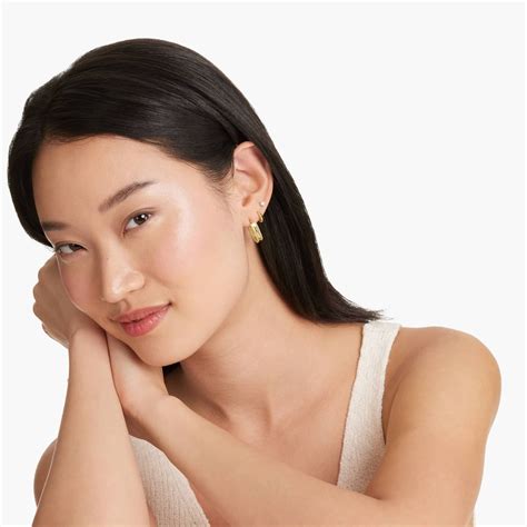 14k Yellow Gold Golden Hour Textured Oval Hoop Earrings 95371y14