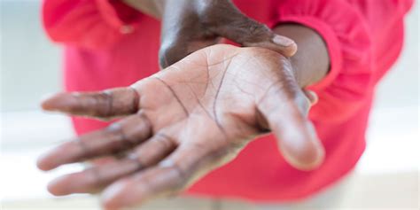 5 Signs Of A Pinched Nerve Self