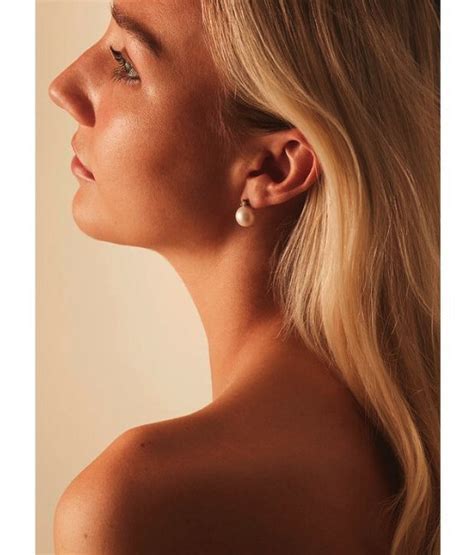 Ear Model Agency Professional Earlobe Models Hhm